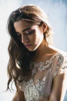 Bride in the dark lighting: стилизованная фотосессия - Weddywood