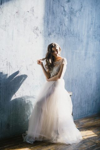 Bride in the dark lighting: стилизованная фотосессия - Weddywood