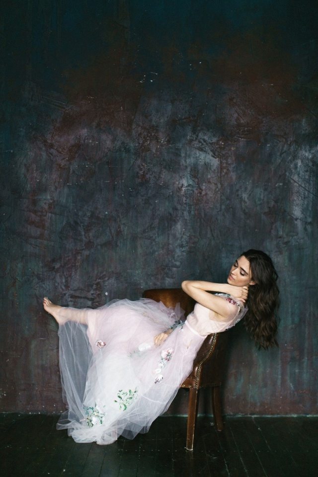 Bride in the dark lighting: стилизованная фотосессия - Weddywood